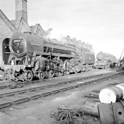 The Transport Library British Railways Steam Locomotive 70041 60890
