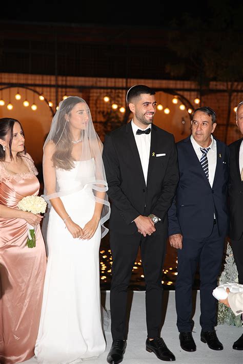 לא הצלחנו להחליט איזו משלוש שמלות הכלה של ליאל אלי הכי אהבנו Fashion Forward אופנה