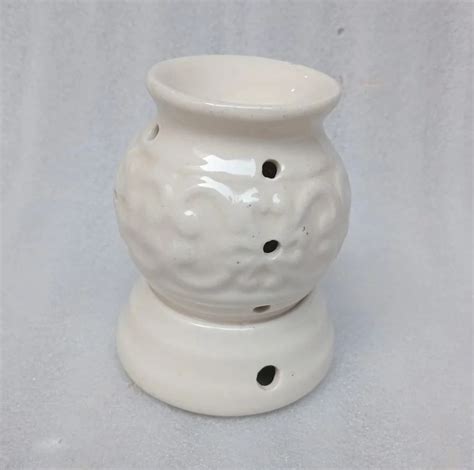 White Ceramic Simple Light Bulb Electric Aroma Diffuser At ₹ 229piece