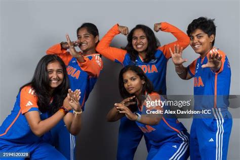 Parunika Sisodia Anandita Kishor Mithila Vinod Kesari Drithi And