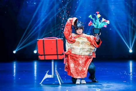张得恩个人大型魔术专场在东莞市文化馆举行