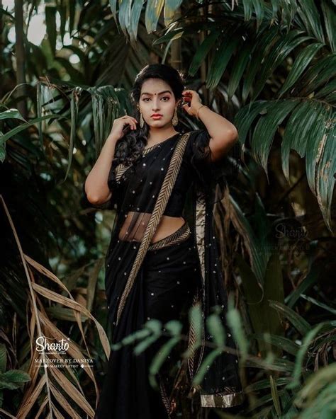 Malayalam Actress Hot Navel In Saree