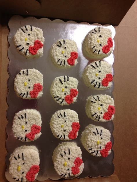 Hello Kitty Mini Cakes Mini Cakes Cake Hello Kitty