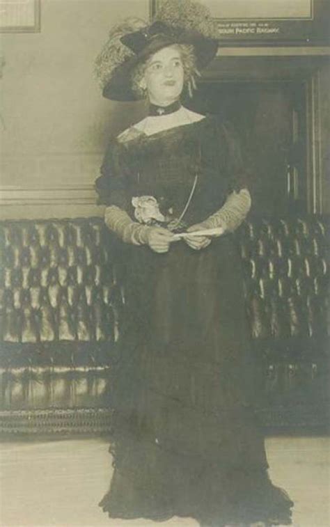 Men Dressed In Drag In The Victorian Era 25 Historical Photos Of Drag