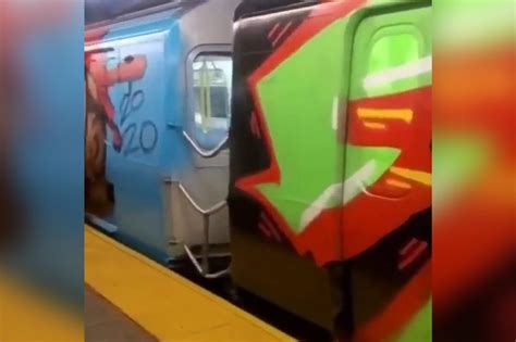 Video Shows Mta Subway Train Fully Covered In Graffiti