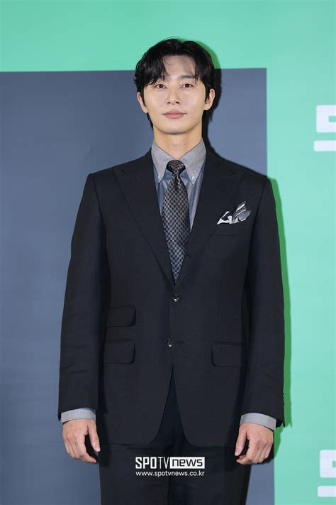 포토S 박서준 깔끔한 외모