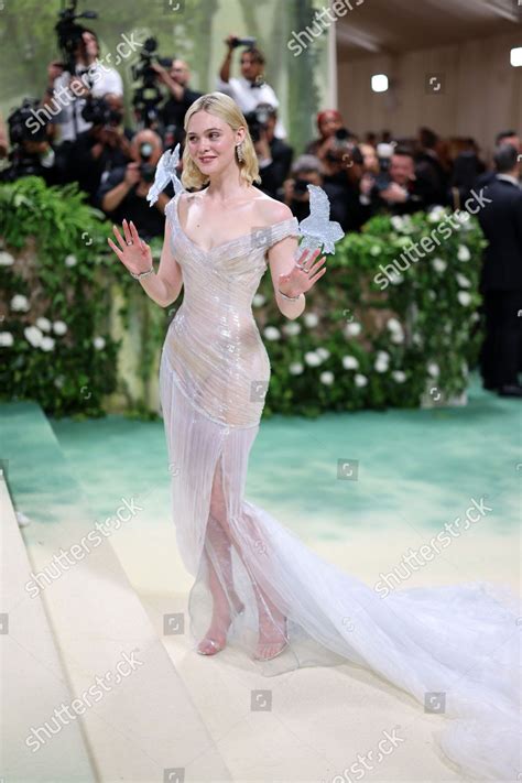 Elle Fanning Arrives On Red Carpet Editorial Stock Photo Stock Image Shutterstock Editorial