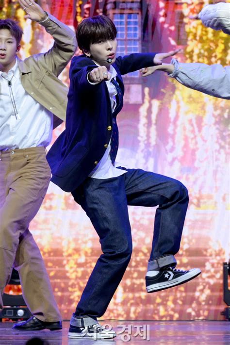 앰퍼샌드원 최지호 흥이 나는 무대 Se★포토 서울경제