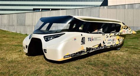 Stella Lux Es Un Automóvil Impulsado Por Energía Solar Que Competirá En