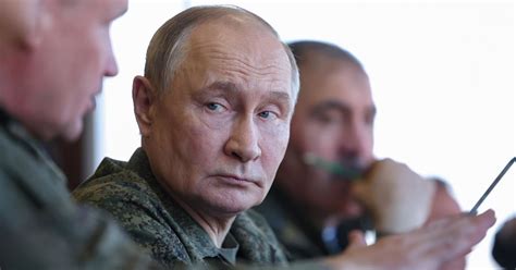 Examinar Las Defensas Antiaéreas De La Otan Y Tensar Las Relaciones