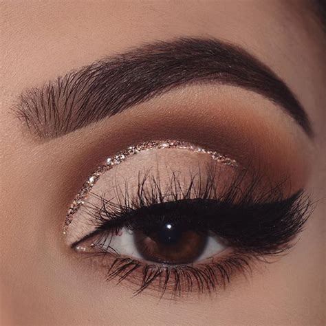 Pin Di Júlia ★ Su ★ Tutoriais De Maquiagem ★ Trucco Degli Occhi Glitter Trucco Occhi Idee