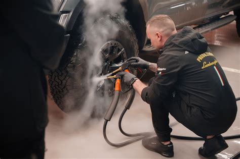 3 Sfaturi Pe Care Trebuie Să Le Cunoști Pentru A Face O Curățare Auto