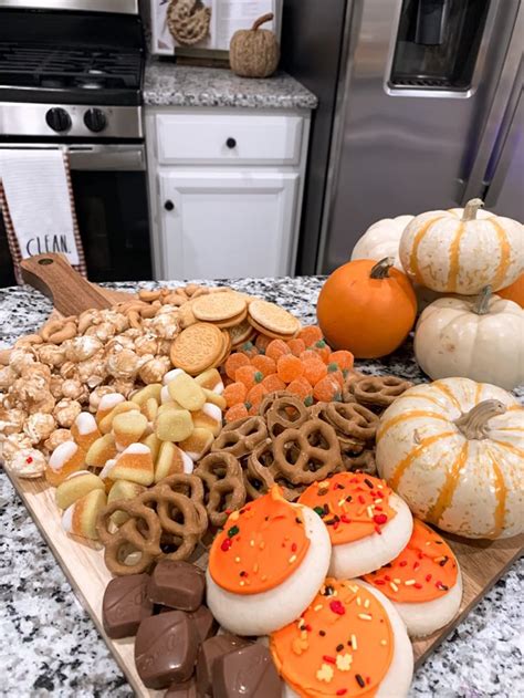 Fall Themed Charcuterie Board Fall Brunch Fall Snacks Friendsgiving Food Ideas