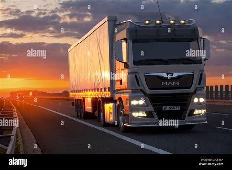 Man Tgx Hi Res Stock Photography And Images Alamy