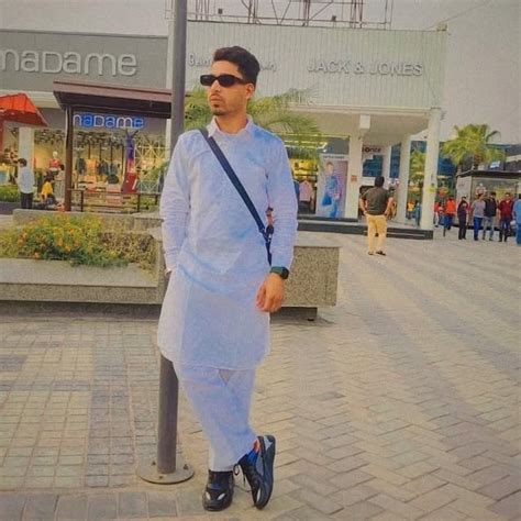 ਰੋਹਿਤ ਅਰੋੜਾ 🦅 Rohitarora • Threads Say More
