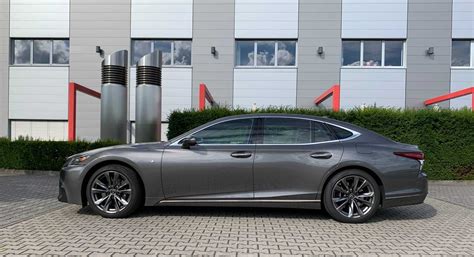 Lexus Ls Wallpapers 79 Images Wallpapercat