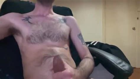 Musky Guy Sniffing Own Pits And Cumming