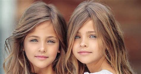 Världens Vackraste Tvillingar Har Blivit Tonåringar