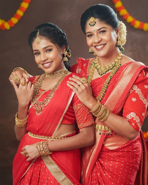 Kritika Balasubramanian Wearing Evarabyswe Es 182 Raw Silk Checks