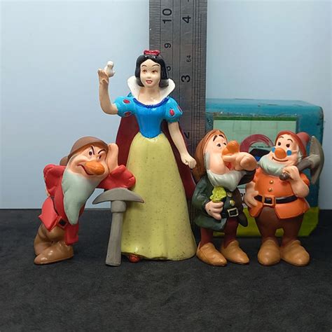 Jual Disney Princess Snow White Dan Kurcaci Figure Jakarta Selatan Poppinstore Tokopedia