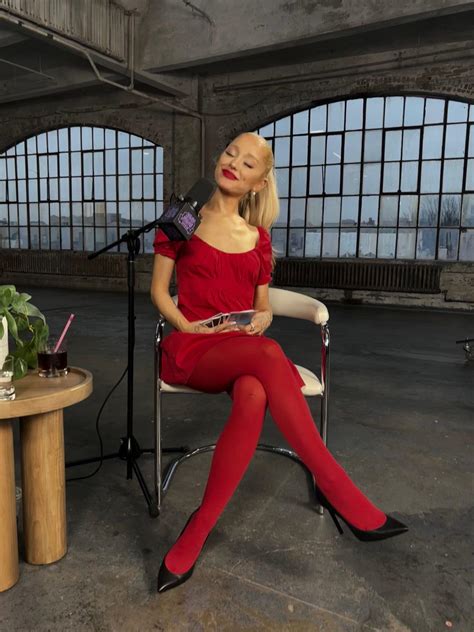 Celebrity Legs And Feet In Tights Ariana Grande`s Legs And Feet In