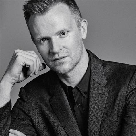 Benjamin Puckey Makeup Artist The Wallgroup Linkedin