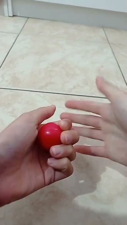 שירה מאירי לימוד קסמים שתי כדורים שהופכים לכדור אחדקסם מטורף😂😂 Youtube