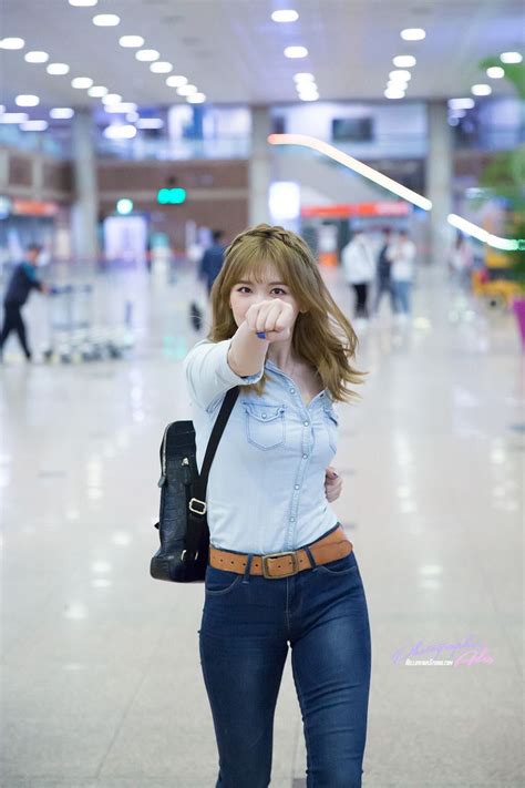 160520 김해공항 헬로비너스 Hellovenus 앨리스 나라 라임 유영 서영 여름 송주희 권나라 김혜림 이유영 이서영 안채연