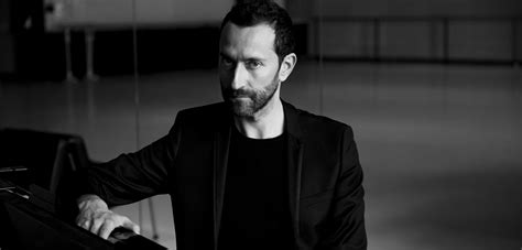 Ο Στέφανος Θωμόπουλος μιλάει για τη μουσικοεικαστική εμπειρία αφιερωμένη στην Τυτώ την