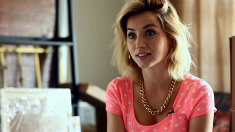 Knock Knock Film 2015 Moviemeternl