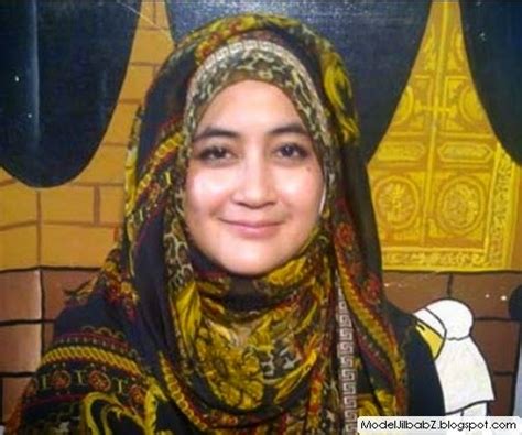 Model Jilbab Umi Pipik Dian Irawati Rahasia Model Jilbab Cantik