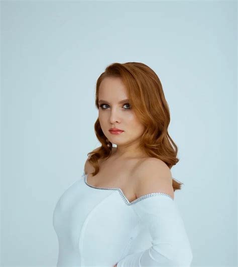 Emilie Dark Cam Model Free Live Sex Show Chat Stripchat