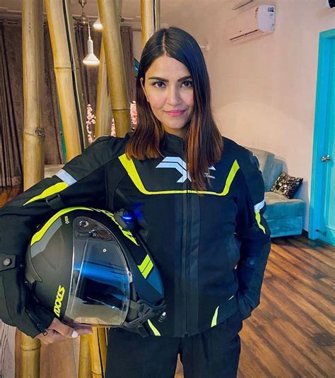 Ritu Rathee Taneja An Indian Pilot And Youtube Vlogger Cute Couples