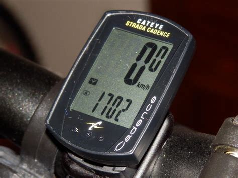 Cateye Strada Cadence Cycle Computer Review Mud And Routes