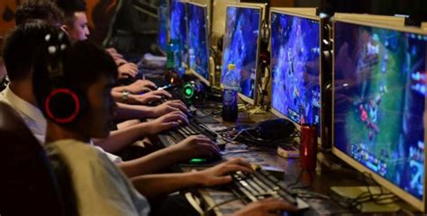 The Evolution Of Multiplayer Gaming From Local Co Op To Online