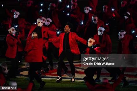 Super Bowl Halftime 2021 Photos And Premium High Res Pictures Getty