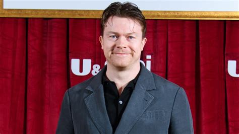 Who Is Daniel Rigby Eric And Ernie Star Cast As Vernon Dursley In Hbos Harry Potter