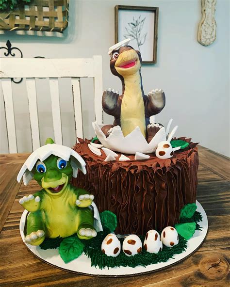 The Land Before Time 🦖🦕 Dinos Are Cakes By Amy Inskeep