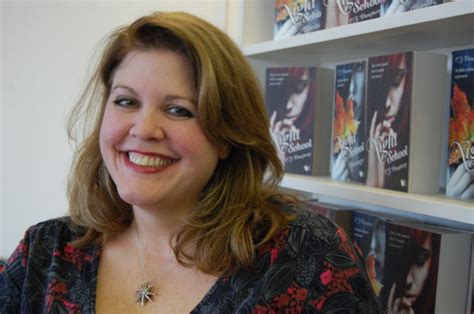 Toutes Les Photos De Lauteur C J Daugherty