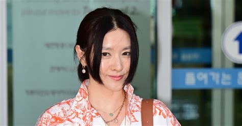 이영애살짝 머금은 미소 사진