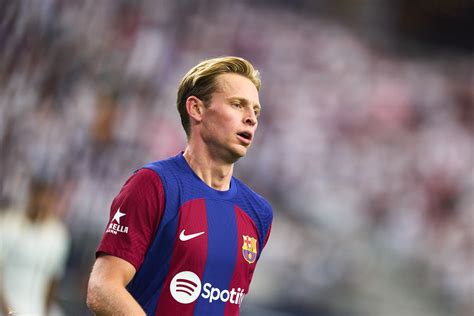 صحيفة دي يونج لن يعود للمباريات قبل نهاية الشهر الحالي وكالة الغد برس