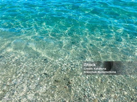 푸른 바다 물 배경 클로즈업 해변 모래 돌 공간을 복사합니다 휴가여름 컨셉 0명에 대한 스톡 사진 및 기타 이미지 0명