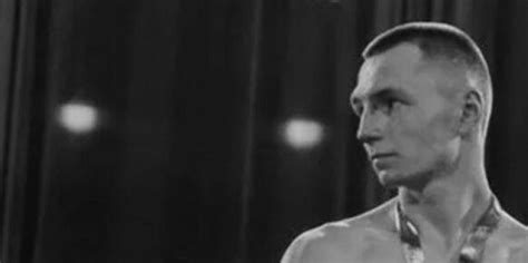 Stravična Saobraćajka U Sudaru Kamiona I Automobila Poginuo Dvostruki Svetski šampion