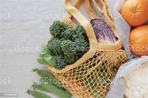 재사용 가능한 백 에코 리빙 제로 폐기물 컨셉의 채소와 과일 0에 대한 스톡 사진 및 기타 이미지 0 가방 감소 Istock