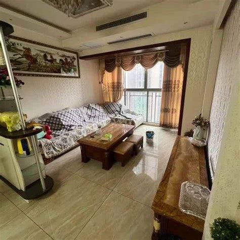 荣昌核心位置，海德浩月89平精装三房，业主急售379万！城中心上证咨询