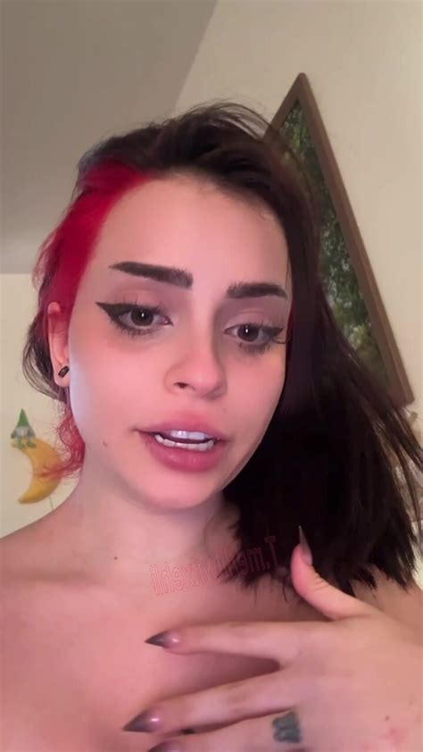 La Bloguera Xehli G Muestra En Internet Sus Nuevos Pechos De Silicona Cnn Amador