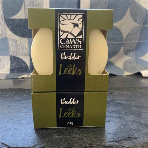Caws Cenarth Cheddar With Leeks Waxed Mini Cheese 200g