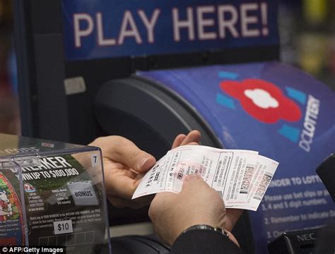 Powerball Fever Causes Hysteria As Jackpot Soars To Record Setting 800m Daily Mail Online