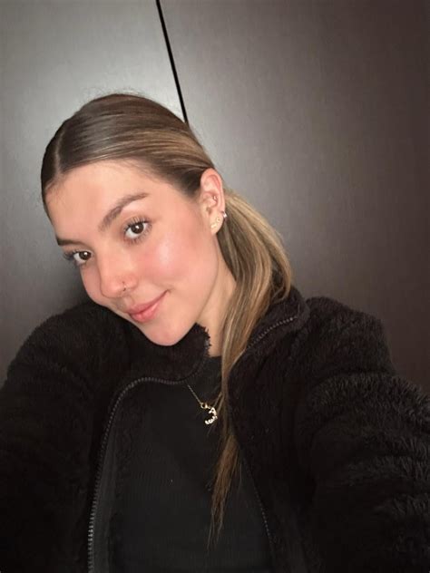 First Time Sharing My Selfie Here Be Nice Please R Selfie Girl