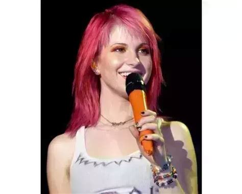 25 Best Hayley Williams Hairstyle And Hair Colors Fabbon